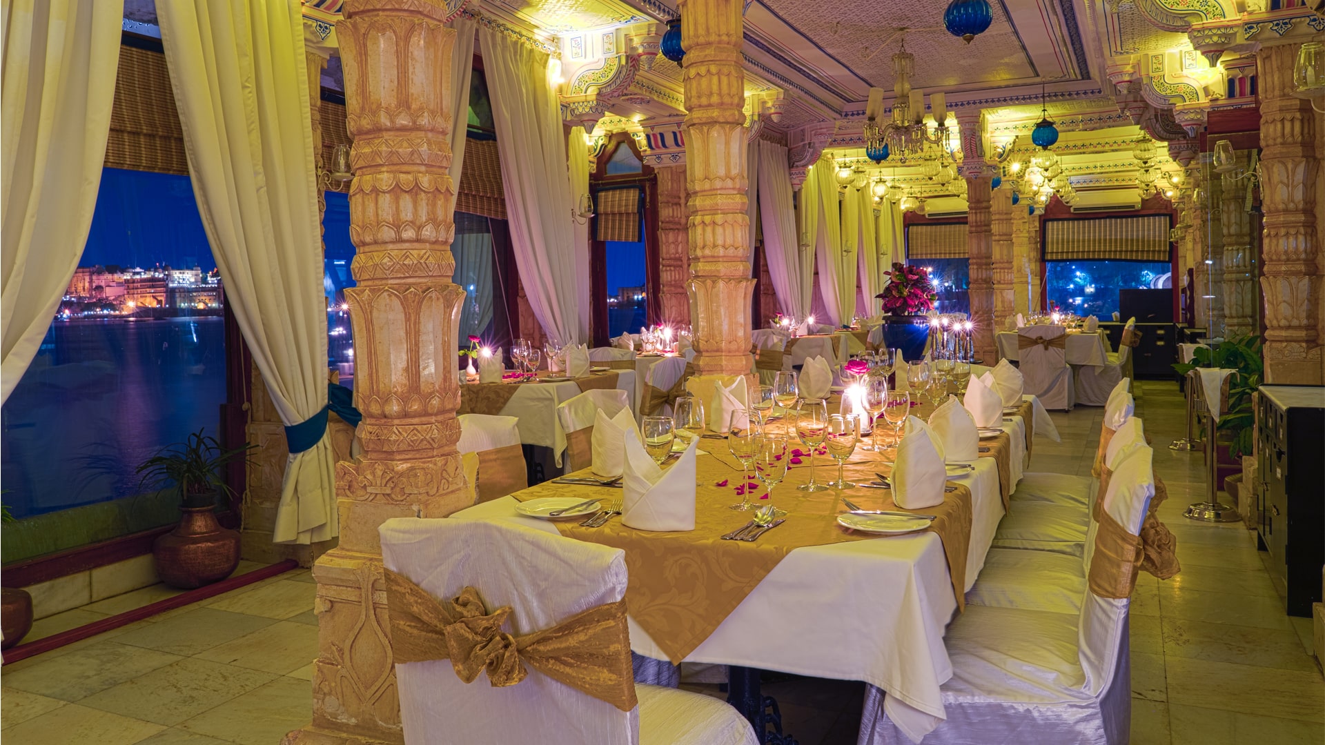 Drink & Dine at Jagmandir Island Palace